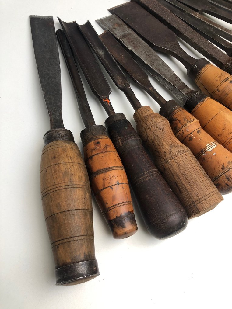 18 ciseaux à bois anciens / gouges - Acier - Catawiki