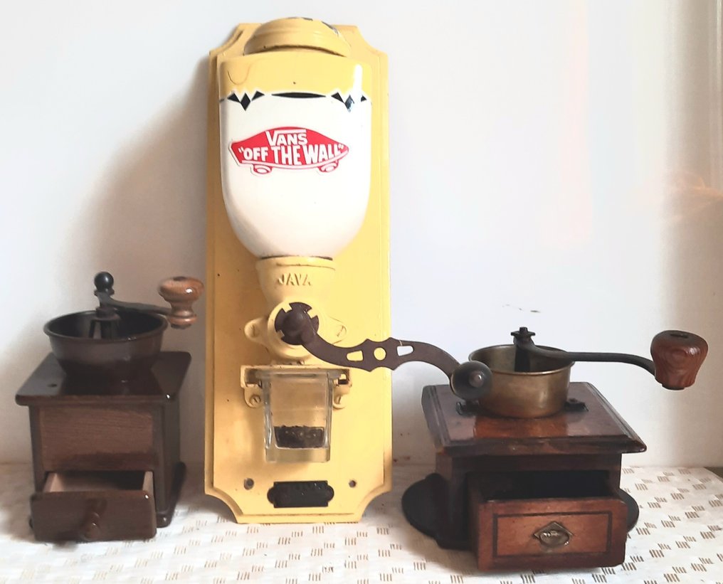 Vans of the wall Java - Three beautiful antique coffee mills (3.5 kilos ...
