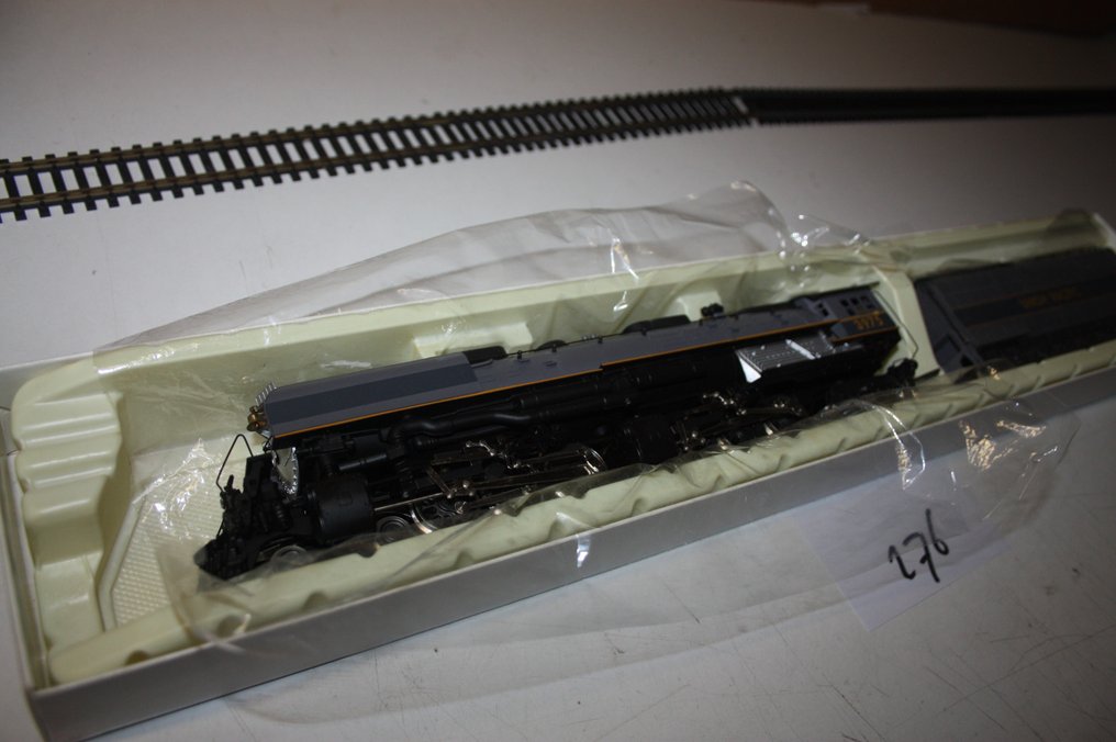 Rivarossi H0 - 1253 - Dampflokomotive mit Tender (1) - 4-6-6-4 ...