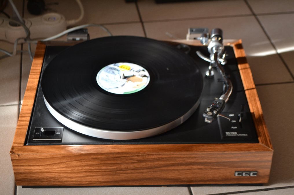 CEC - BD 2000 Tocadiscos - Catawiki