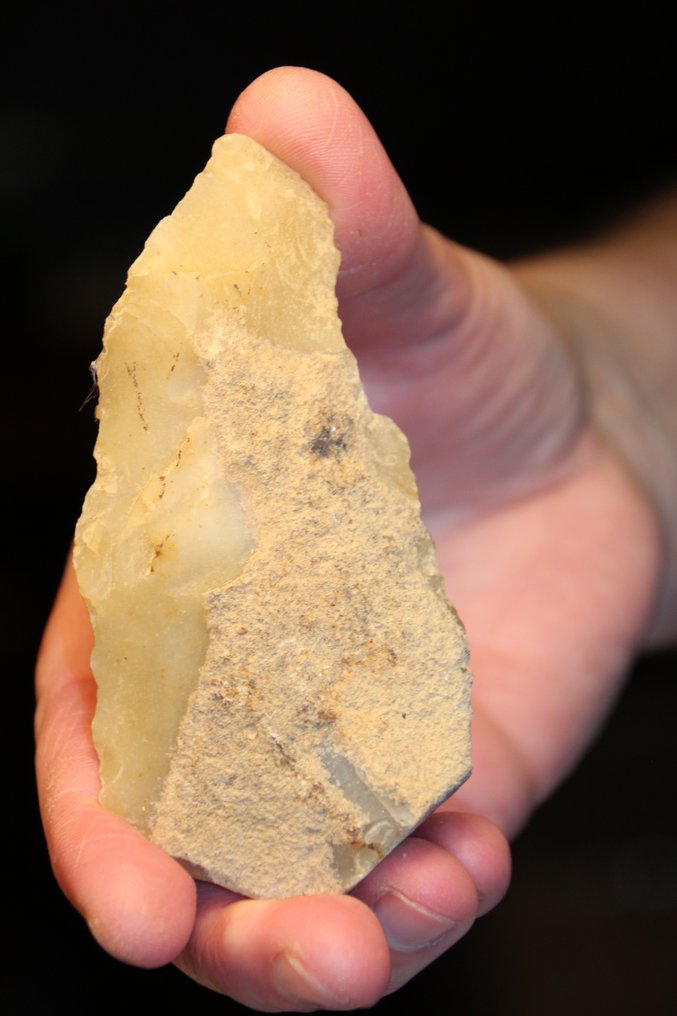 Neolithic Flint Sharpened ax, plane, pick.... - 82 mm - Catawiki