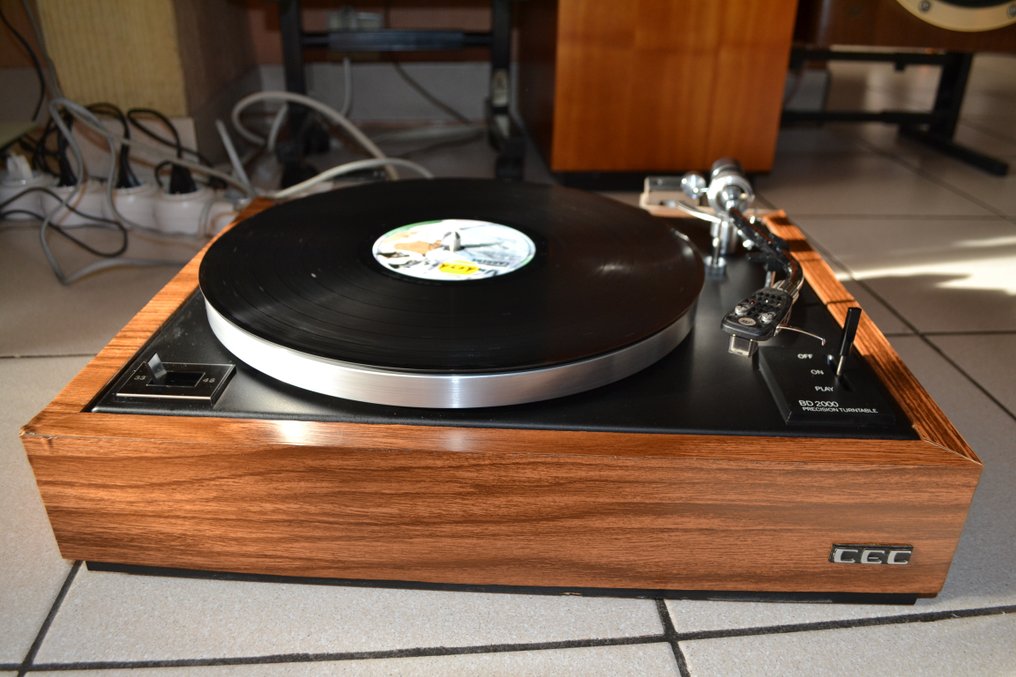 CEC - BD 2000 Tocadiscos - Catawiki