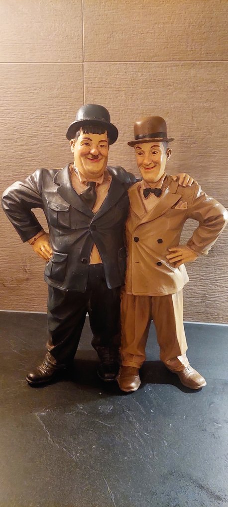 Jun Asilo - Statue, Beeld Laurel en Hardy hand geschilderd en ...