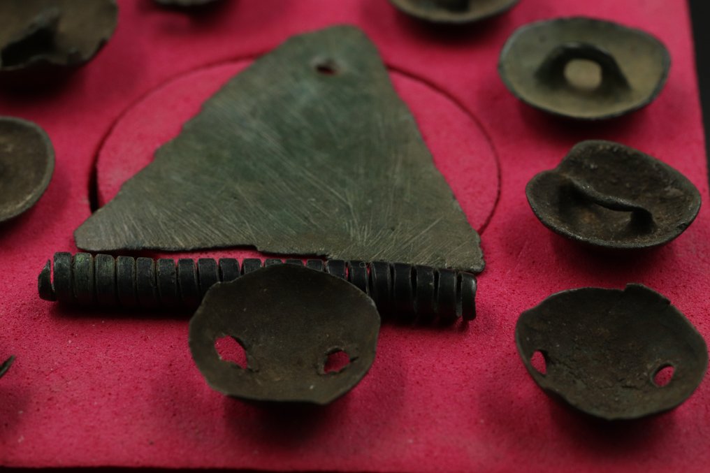 Bronze Age - Urnfield Culture - Composite Necklace - NO RESERVE - Relic - 4 cm - Catawiki