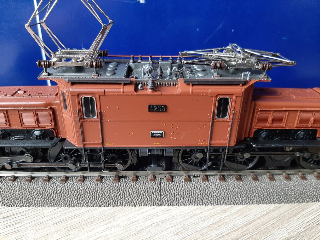 Roco H0 - 63533 - Elektrische locomotief (1) - Ce 6/8II, "Zwitserse ...