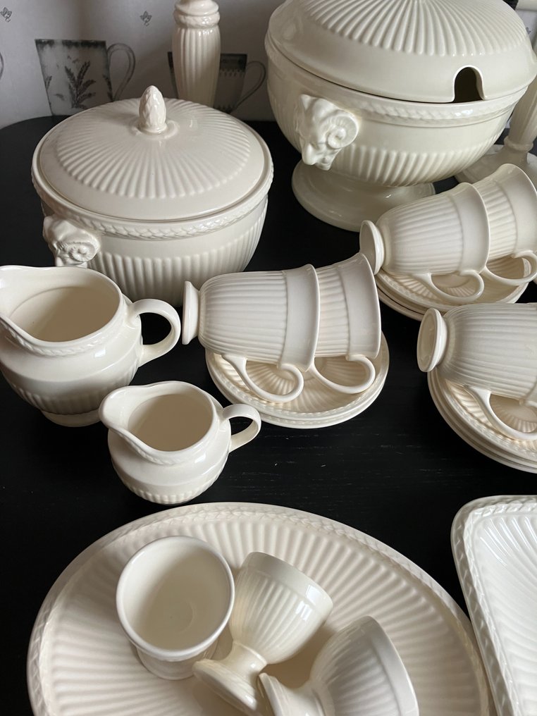 Wedgwood - Service de table pour le dîner (26) - Edme Plain ...