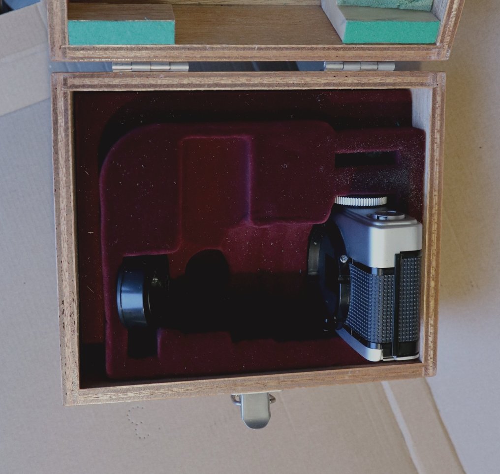 Olympus body only in originele bescherm-kist. Caméra de studio ...