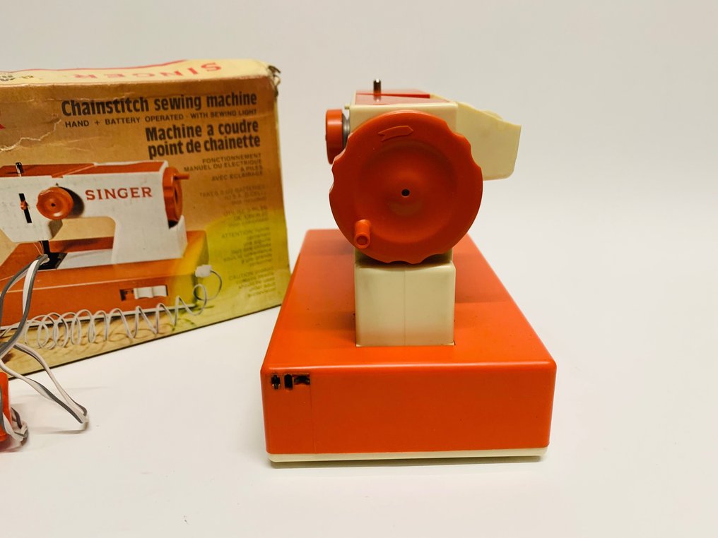 Singer - Juguete Chainstitch sewing machine - 1970-1980 - Yugoslavia ...