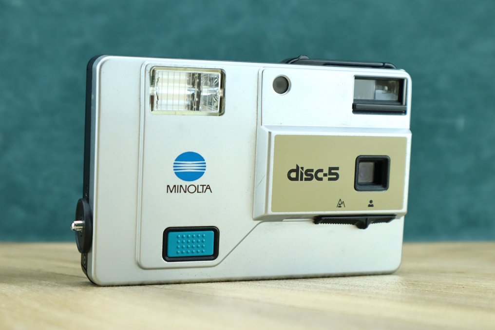 Minolta Disc 5 & Disc-7 (with selfie mirror) Disc camera - Catawiki