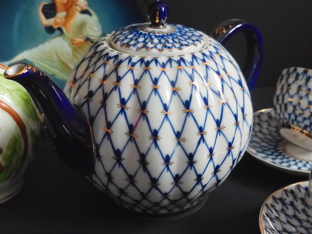 Lomonosov - Theeservies (15) - Tulip "Cobalt Net" 22 Karat gold ...