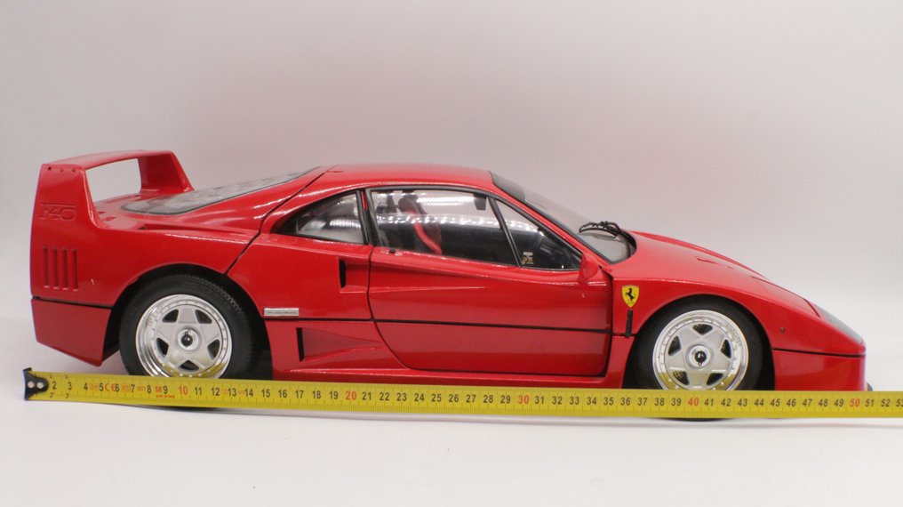 Pocher 1:8 - 1 - Voiture miniature - Ferrari F40 1987 - Modèle haut de gamme - Catawiki