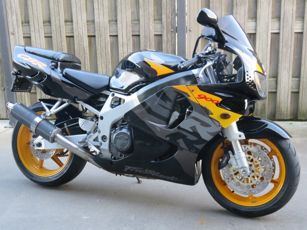 Honda - CBR900RR - Fireblade - SC33 - 1996 - Catawiki