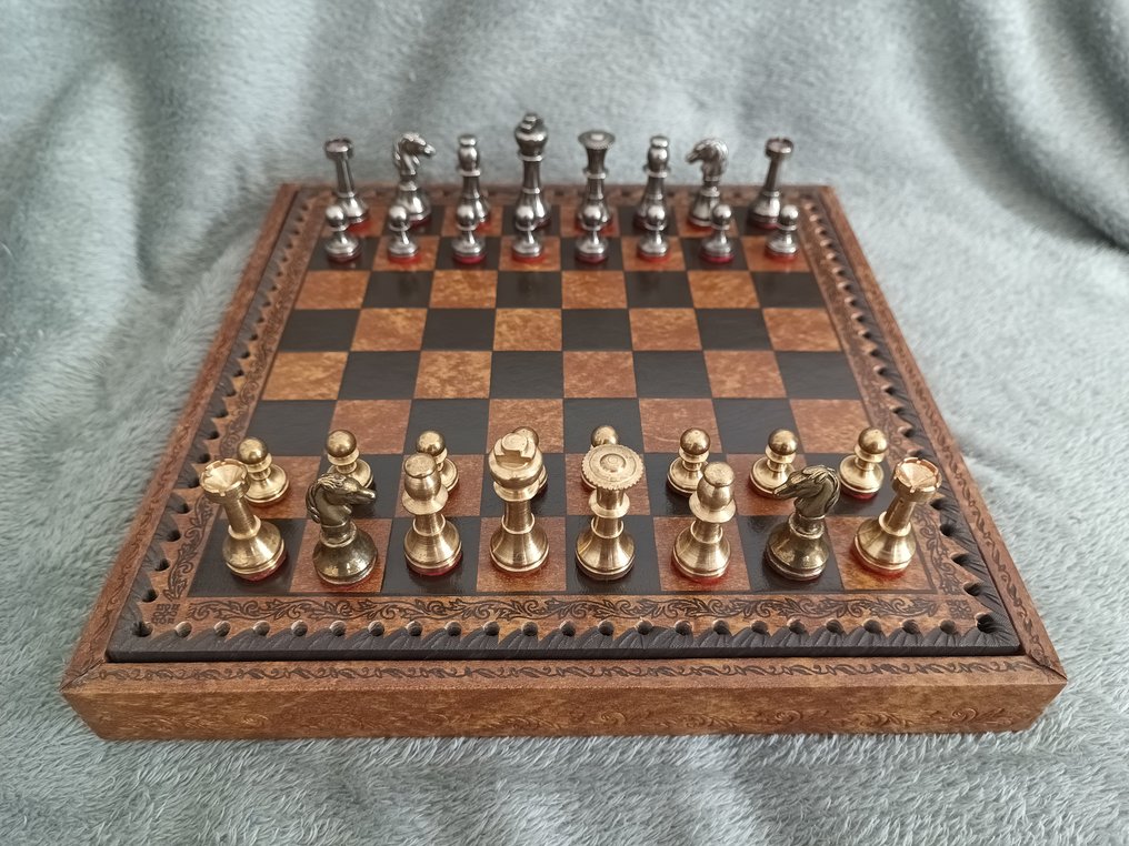 Chess set - leather - Catawiki