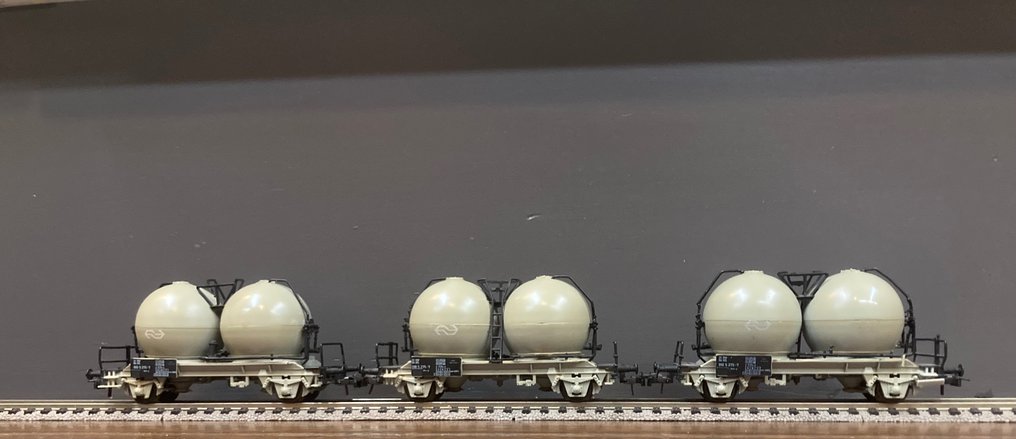 Roco H0 - 4325 - Model treinwagon (3) - Met zwart leidingwerk - NS ...