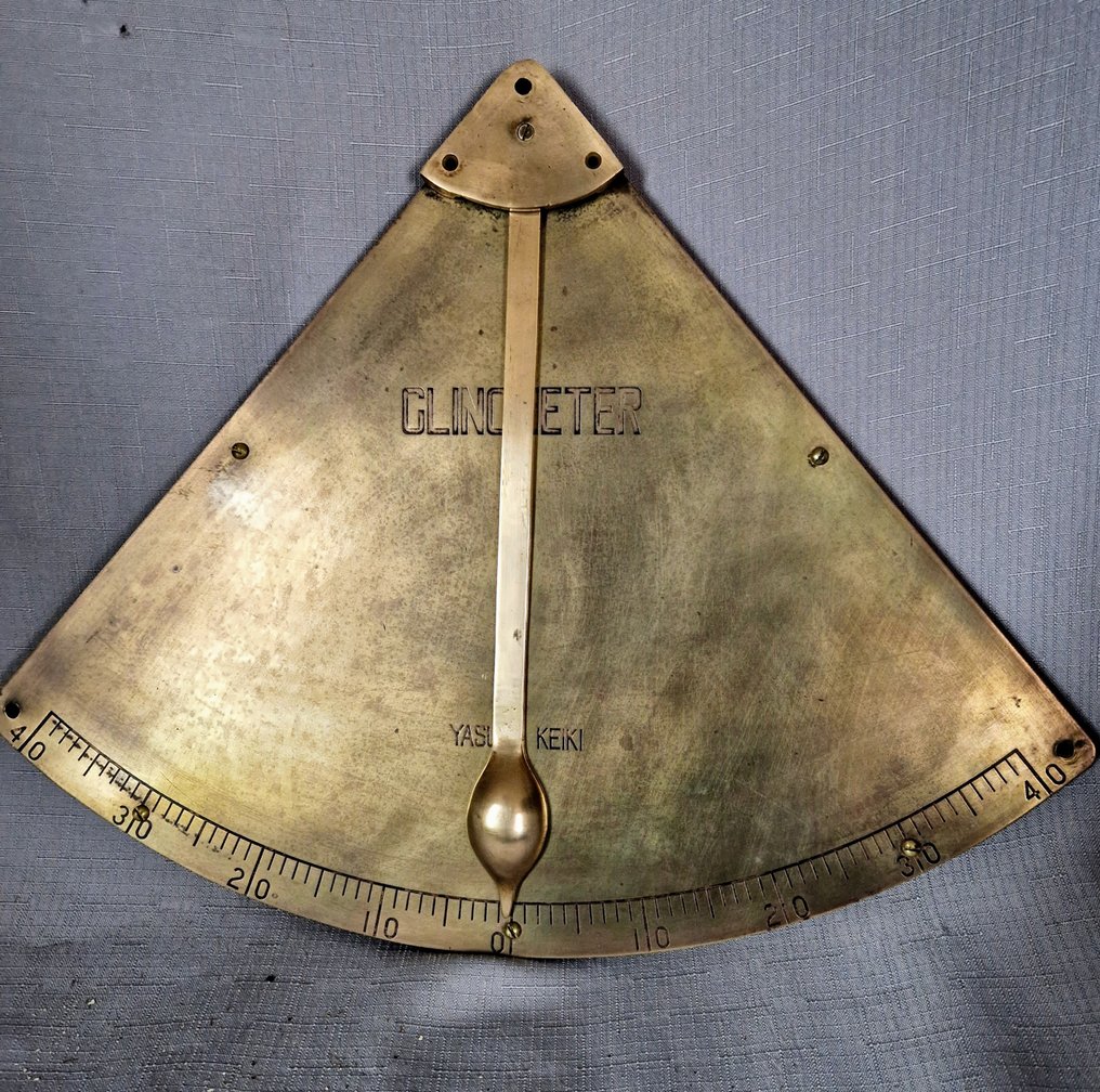 Yasuda Keiki - Clinometer - Brass, Bronze, Wood - 1950-1960 - Catawiki