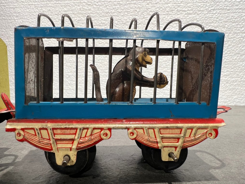 Issmayer 0 - Model train freight carriage (2) - Circus floats with moving Monkey and Tiger ...