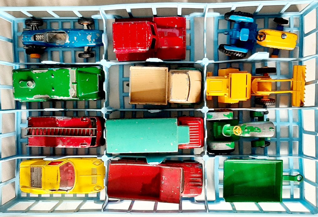 Matchbox 1:64 - 1 - Coche a escala - 1 Opbergkoffer met 48 Lesney ...