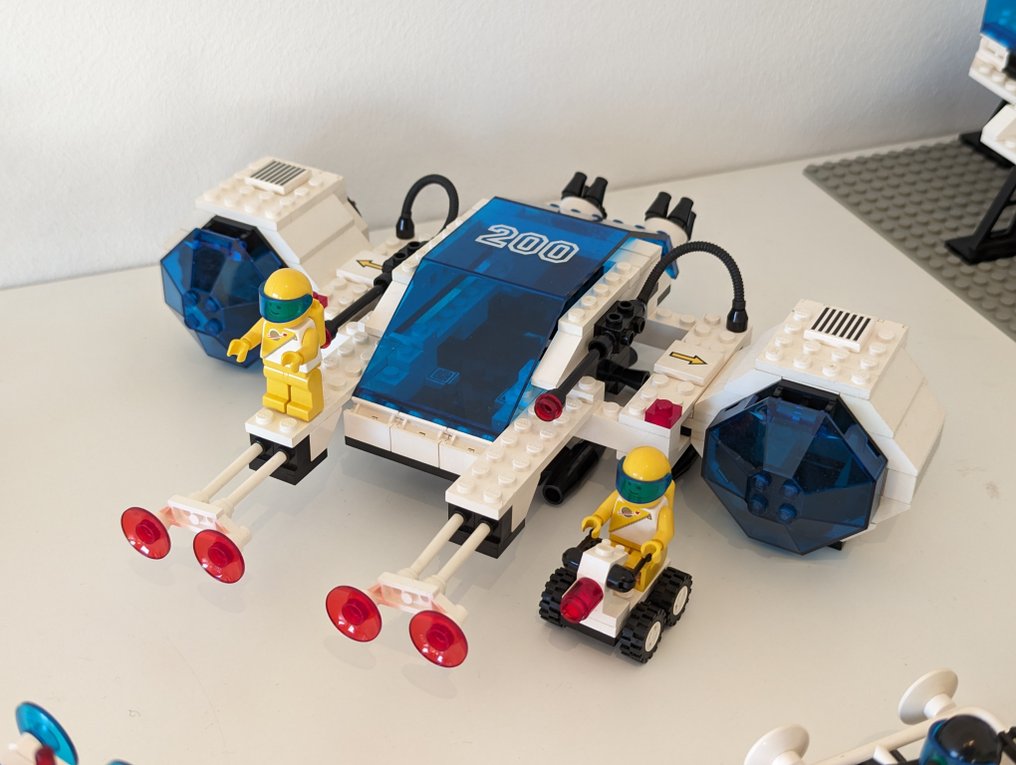 Lego - Space - Futuron - Blacktron lot - Catawiki