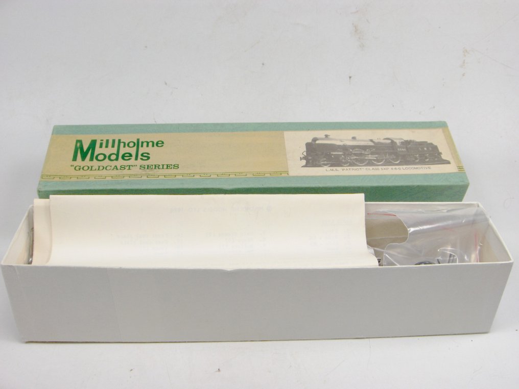 Millholme Models 00 - Goldcast Series - Steam locomotive with tender (1 ...