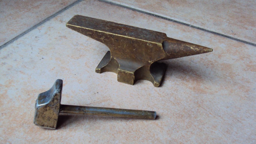 ancienne petite enclume de bijoutier - Werkgereedschap (1) - Art Deco ...