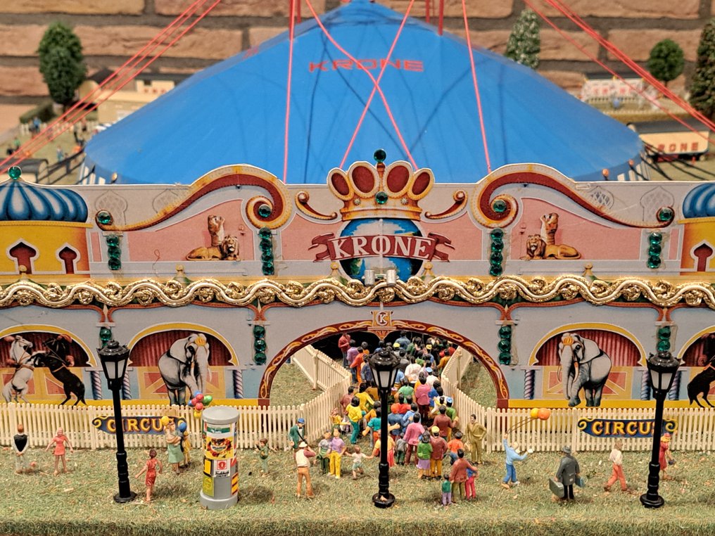 Preiser H0 - 21045 - Model train figures (1) - Circus main tent Krone ...