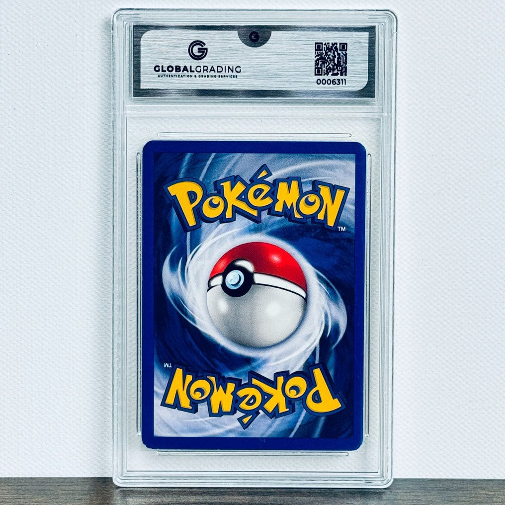 1st Edition - Umbreon Holo - Neo Discovery 13/75 Graded card - GG 8 ...