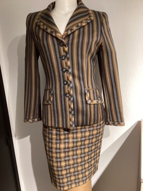 Escada - Women's suit - Catawiki