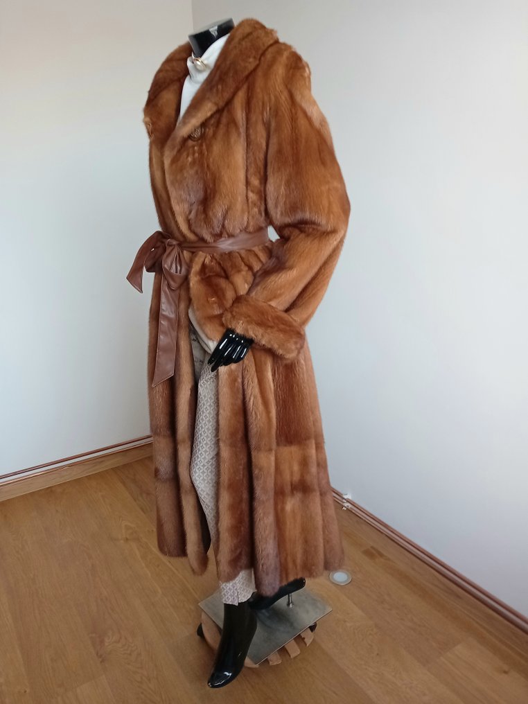 Saga Furs - Fur coat - Catawiki