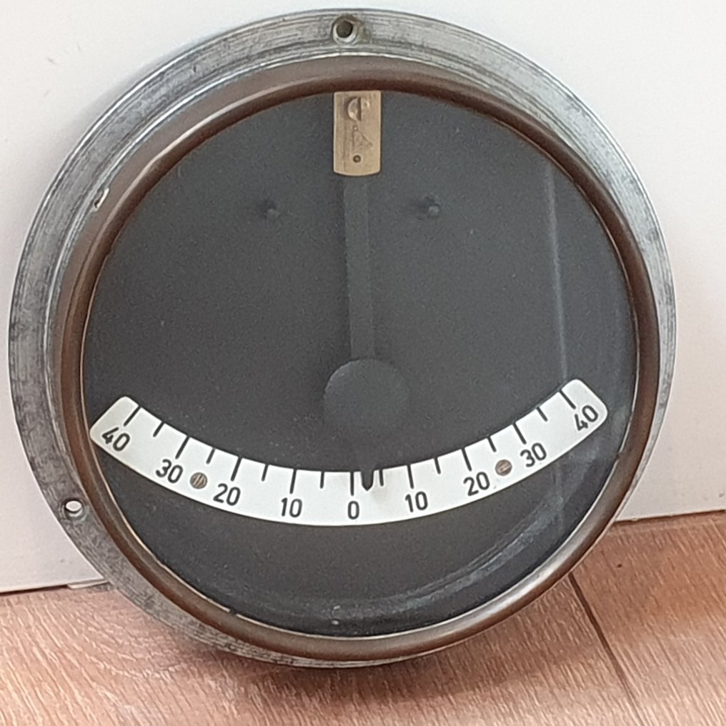 Marine clinometer (1) - Brass, Iron (cast) - 1910-1920 - Catawiki