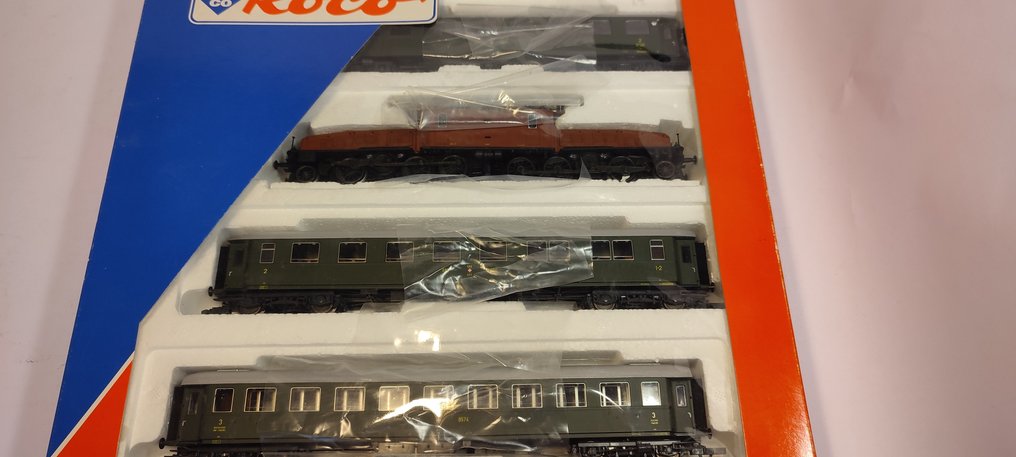 Roco H0 - 43982 - Train set (1) - Box with "Crocodile" and 3 Swiss cars ...