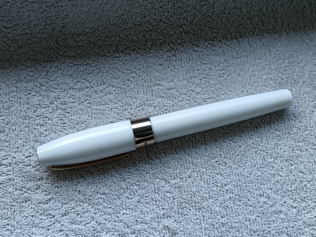 Montegrappa - Montegrappa Roller Fortuna Bianco - Penna roller - Catawiki