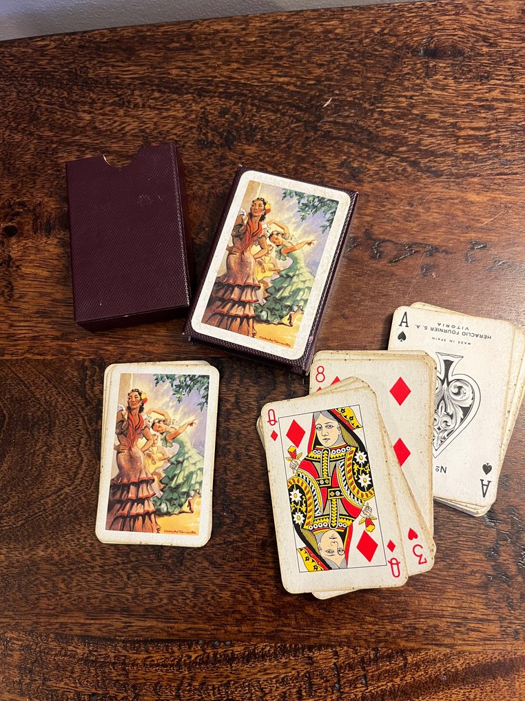 Playing cards (12) - Edition NAIPES HERACLIO FOURNIER - Catawiki