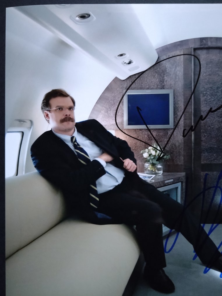 James Bond 007: Quantum of Solace - David Harbour "Gregory Beam" and Jeffrey Wright "Felix ...