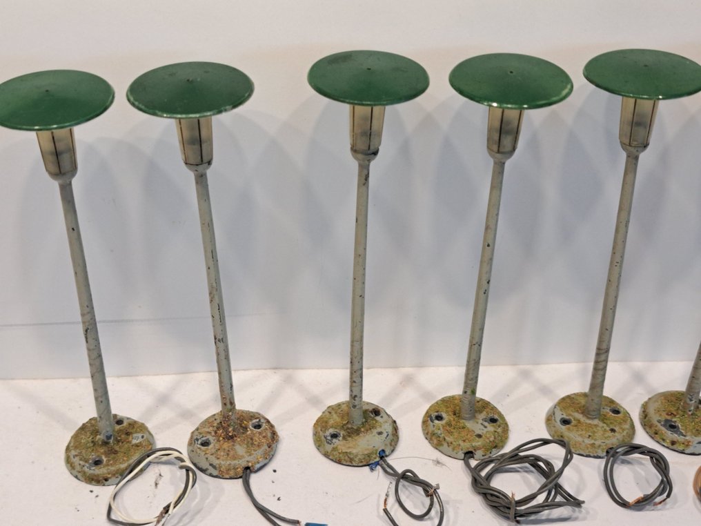 Märklin H0 - 448/4 - Modeltrein verlichting (10) - 10x 448/4 metalen lantaarn op voet 12,5 cm ...