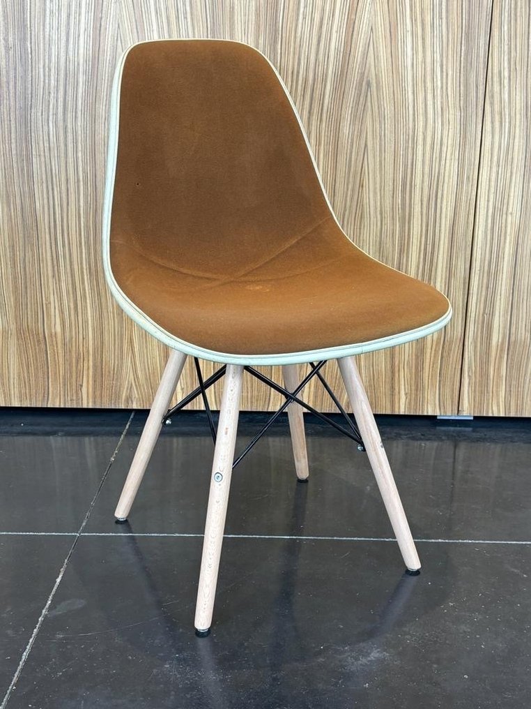 Herman Miller - Charles Eames, Ray Eames - Silla (1) - DSW - Madera, fibra óptica - Catawiki