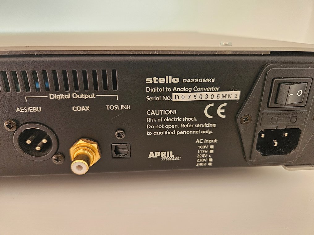 April Music - Stello DA 220 MK II DAC - Digital Analog Converter - Catawiki