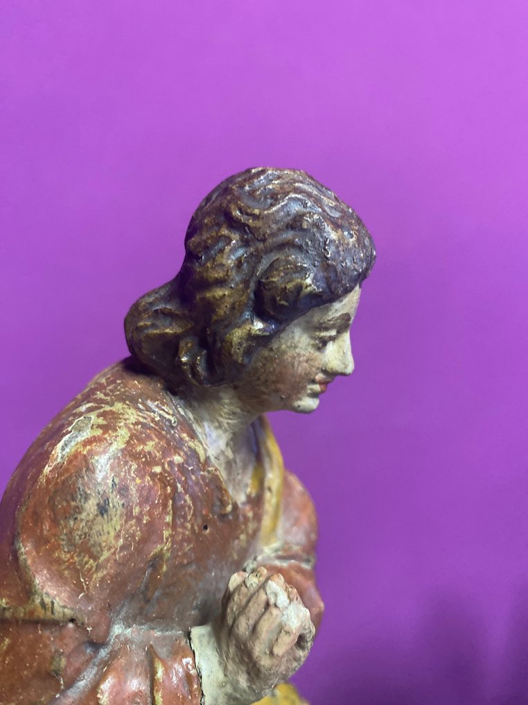 Statue, Knielende biddende man, 18e eeuw, hout - 20 cm - Wood - Catawiki