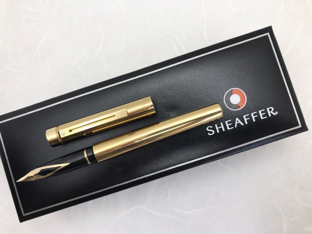 Sheaffer - Targa Imperial Brass 4242 met 14Kt Fine pen punt - Fountain pen - Catawiki