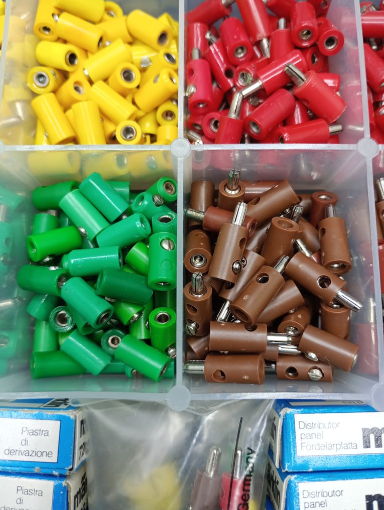 Märklin H0 - Model train attachment (707) - 700 plugs and sockets, wire ...