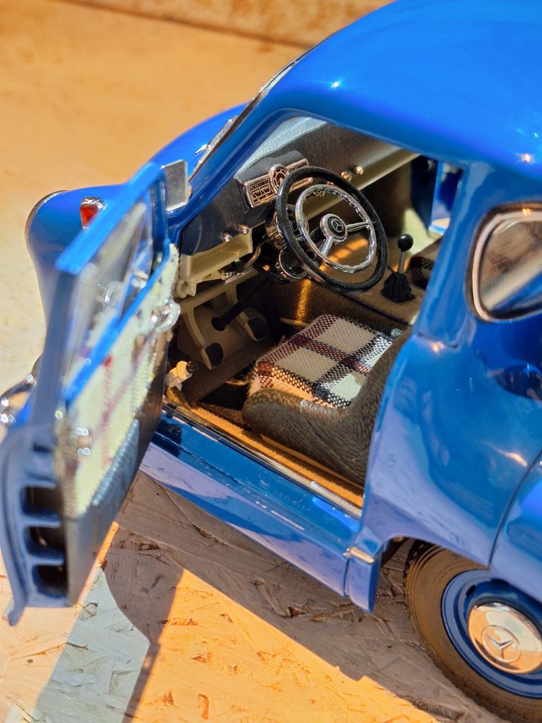 CMC 1:18 - 1 - Model sports car - Model Mercedes Benz Renntransporter ...