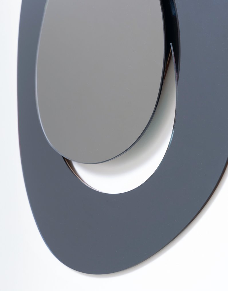 Pon Design Laura Gaiteiro - Wall mirror - Mirror and Acrylic - Catawiki