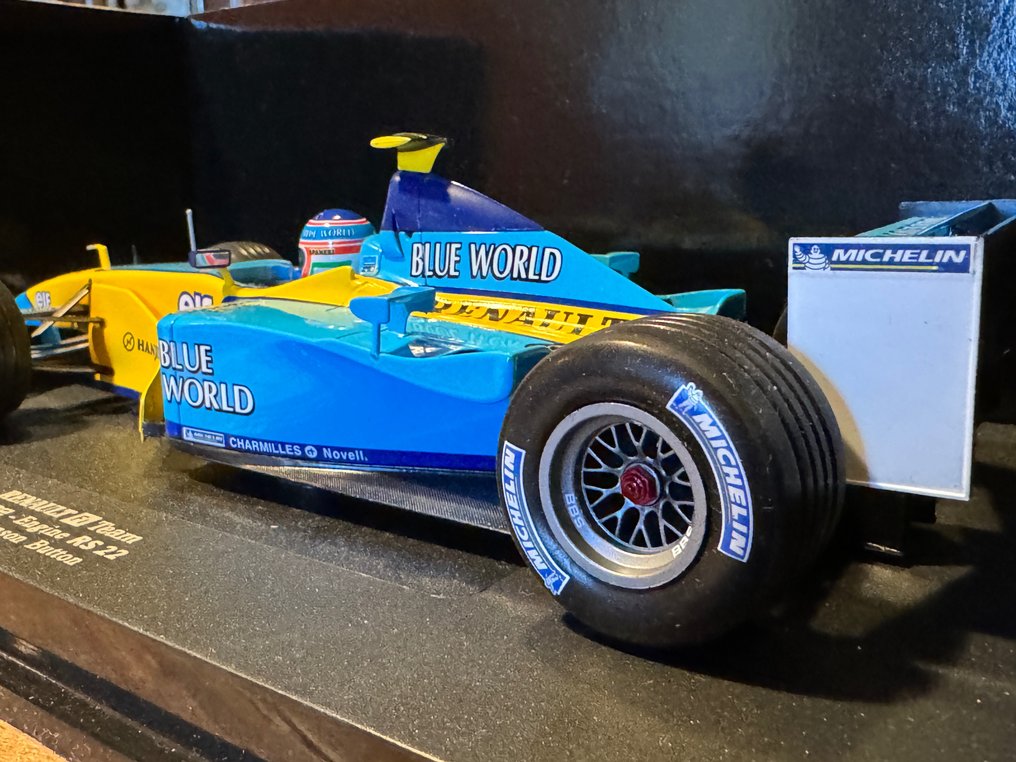Revell 1:18 - 1 - Rennwagenmodell - Mild Seven Renault F1 Team R202 ...