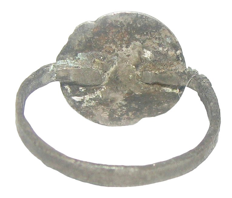 Medieval -Antiguo anillo en plata con bisel grabado con el motivo ...
