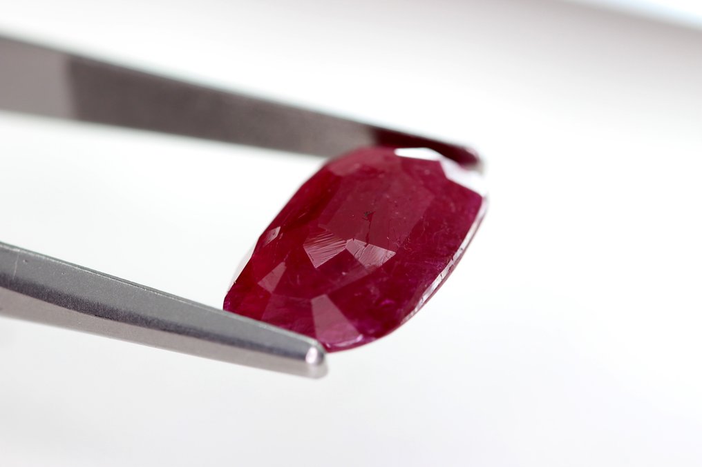 "Rich" Ruby - 5.13 ct - Catawiki