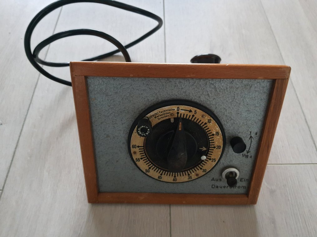 VEB DRESDEN VTG ABS | Electric mechanical darkroom laboratory timer ...