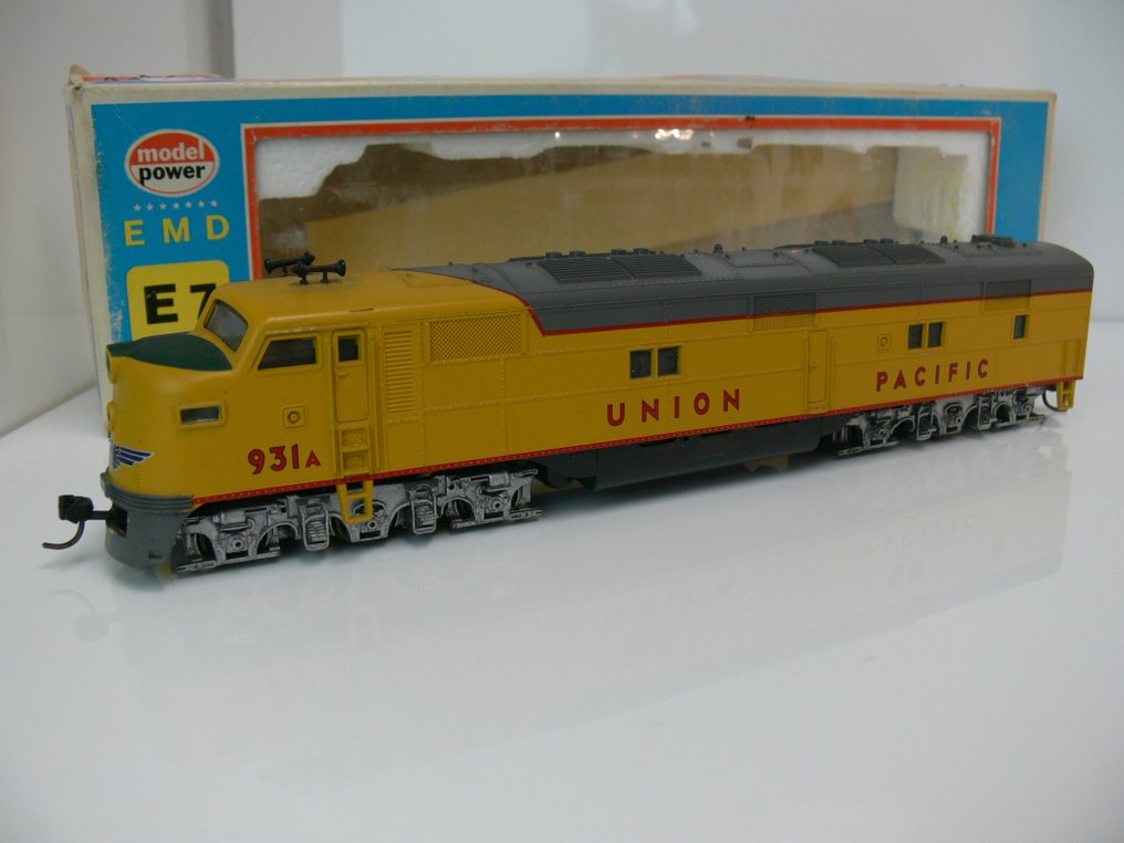 Model Power H0 - 2321 - Dieselveturi (1) - Dieselveturi 931 EMD E7 - Union Pacific Railroad ...