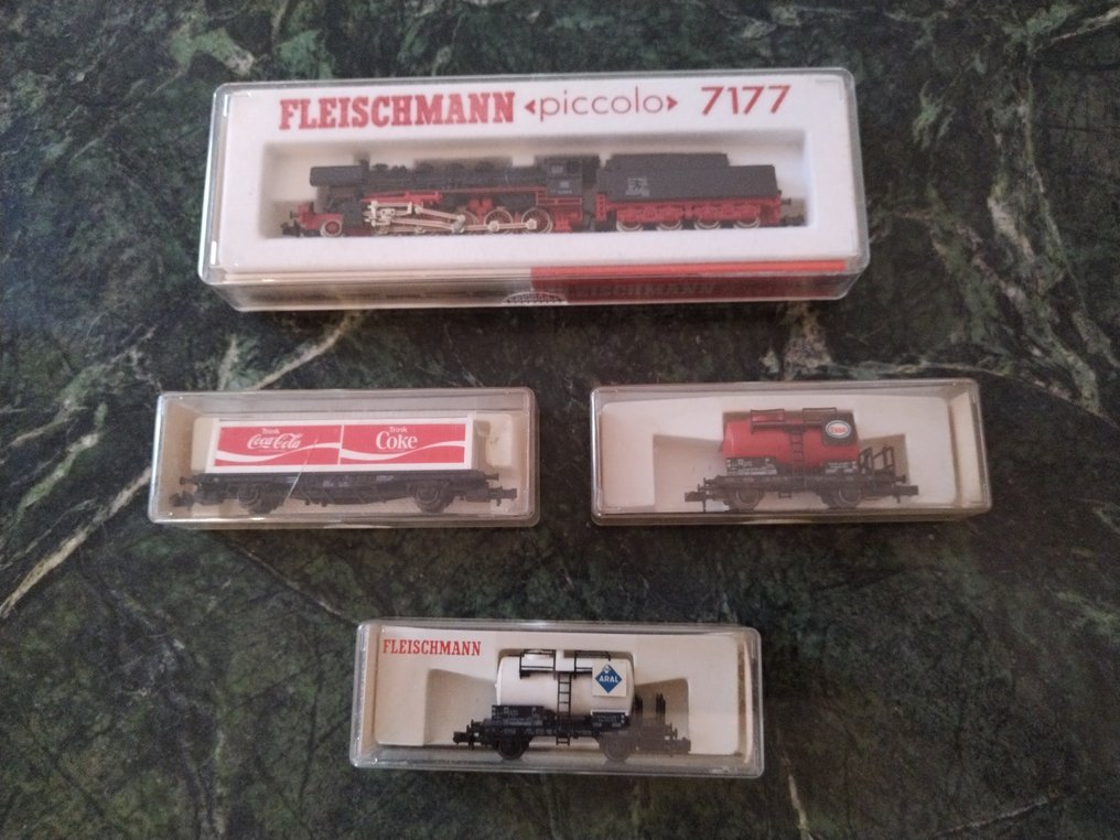 Fleischmann N - 7177, 8243, 8400, 8403 - Treinset (1) - BR 51 met 3 ...