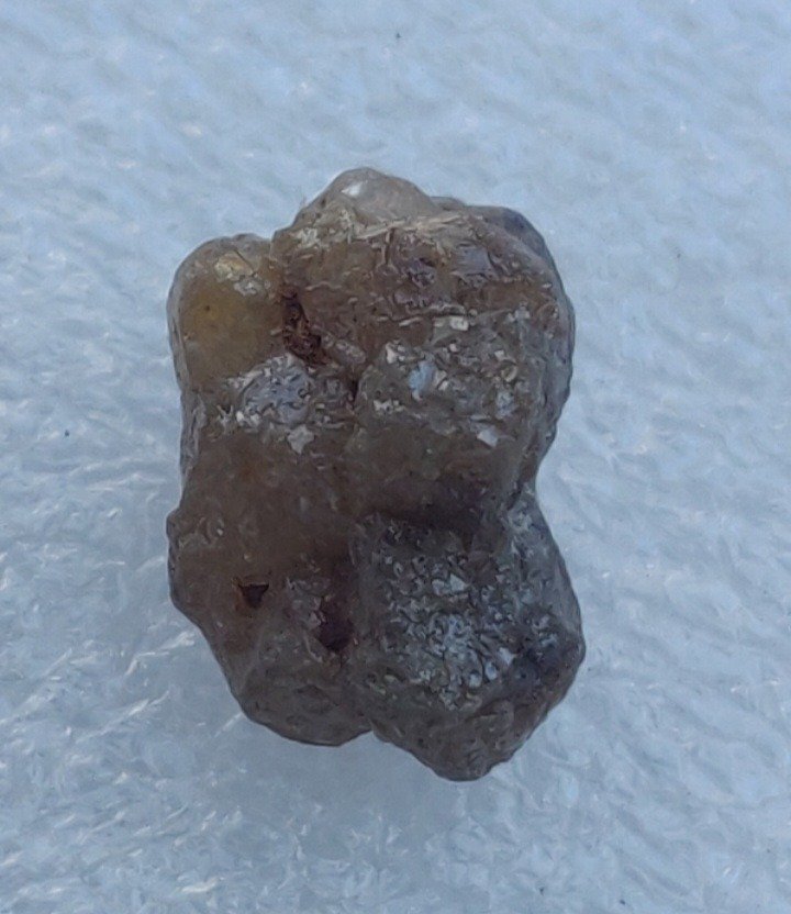 Diamant Naturel Brut Brun. 7,08 carats. Pas de prix de réserve! Rugueuse - Hauteur : 11.2 mm ...