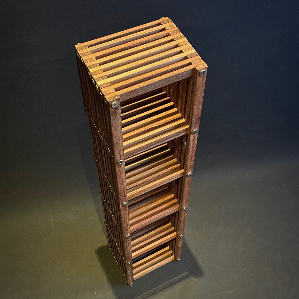 Industrieel wandrek / cd-rek uit hout - Wall shelf unit - Wood - Catawiki