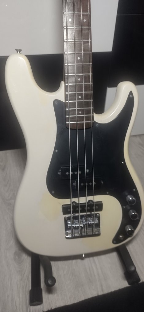 Samick - Precision Standard - - 4-string electric bass guitar - South ...